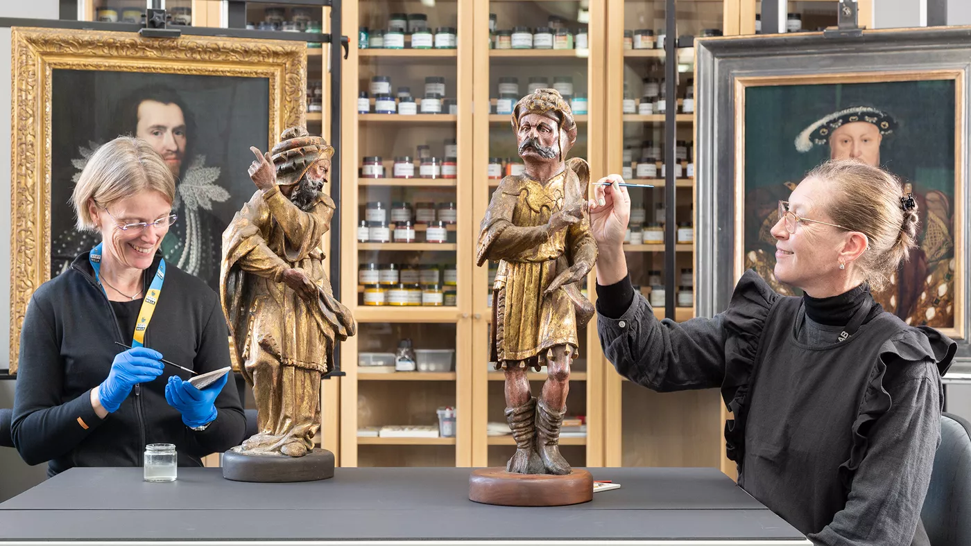 Behind the Scenes Tour at ArtLab Australia with Morning Tea - AGSA