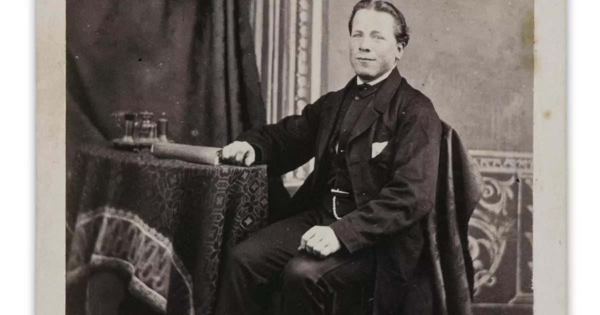 Portrait of gentleman seated at a table - AGSA Collection