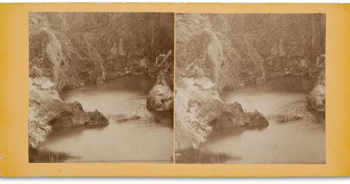 Figure eight shaped pool of water - AGSA Collection