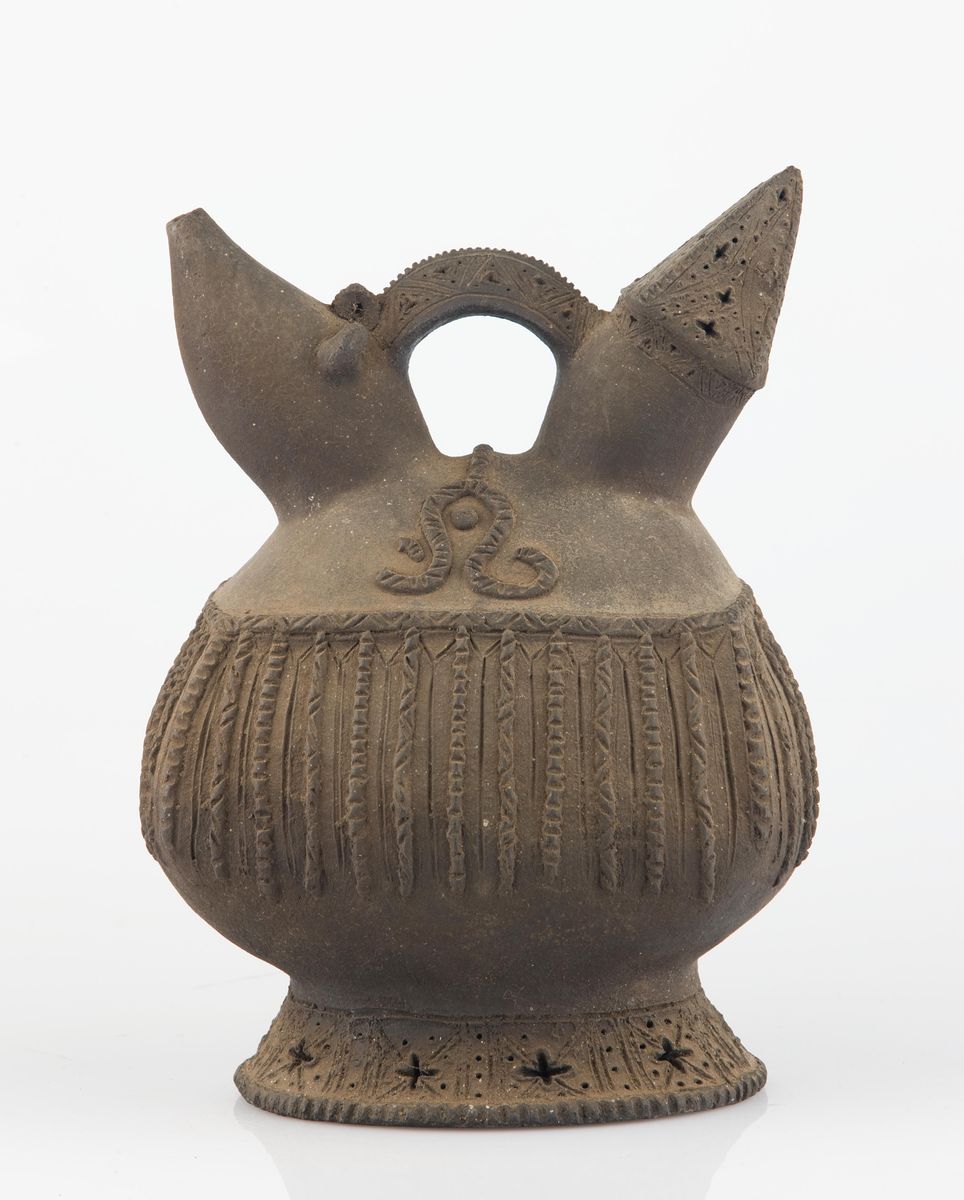 Pouring vessel (kendi), with ribbed body - AGSA Collection