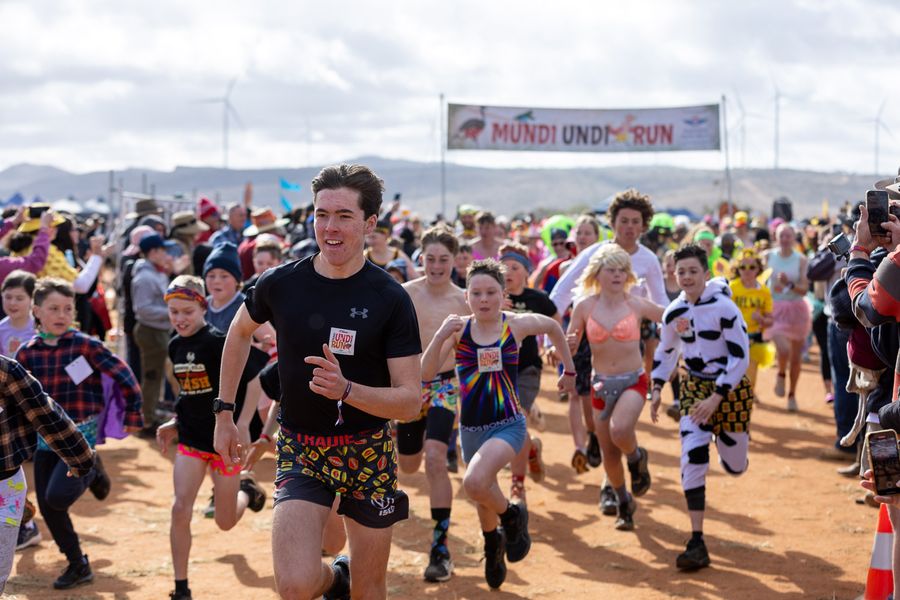 Broken Hill's Mundi Mundi Bash breaks Nutbush world record | Royal ...