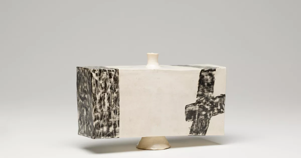 Tour of Pure Form with ceramics workshop - AGSA