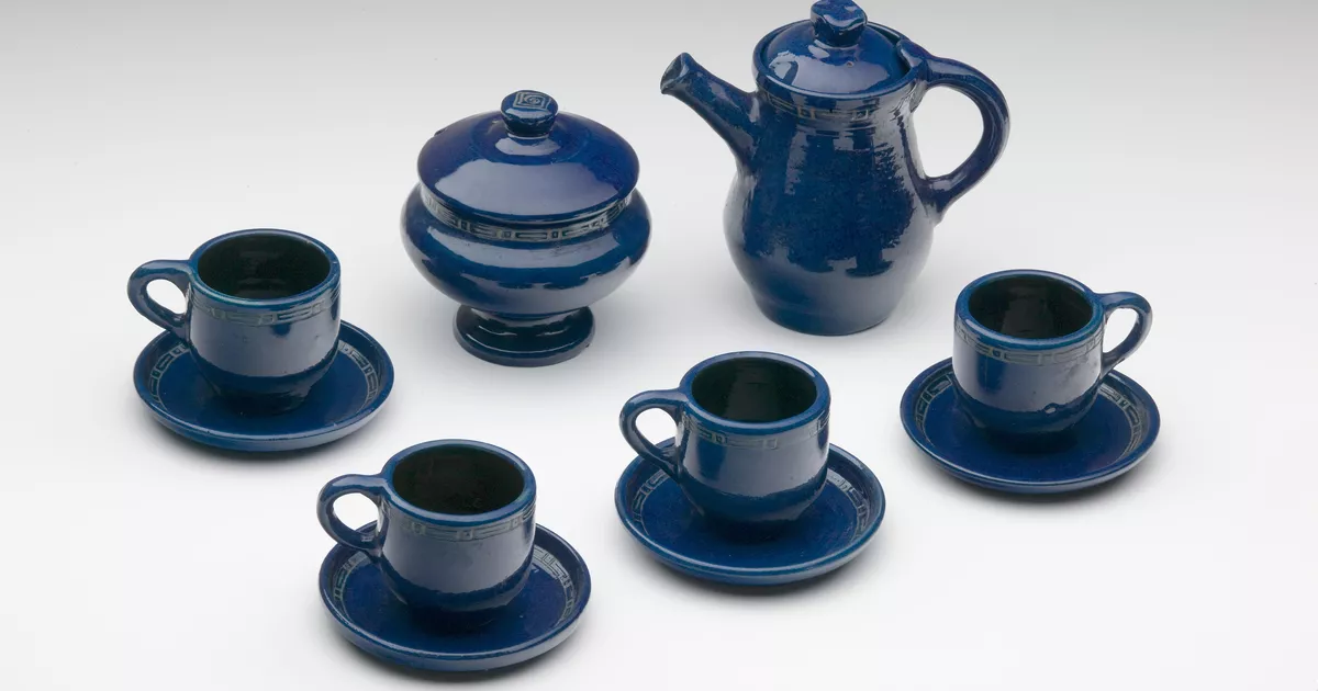Coffee set; comprising coffee pot (a), sugar basin (b), five cups & six ...