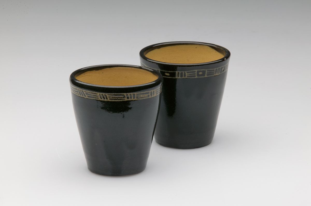 Pair of beakers [black] - AGSA Collection