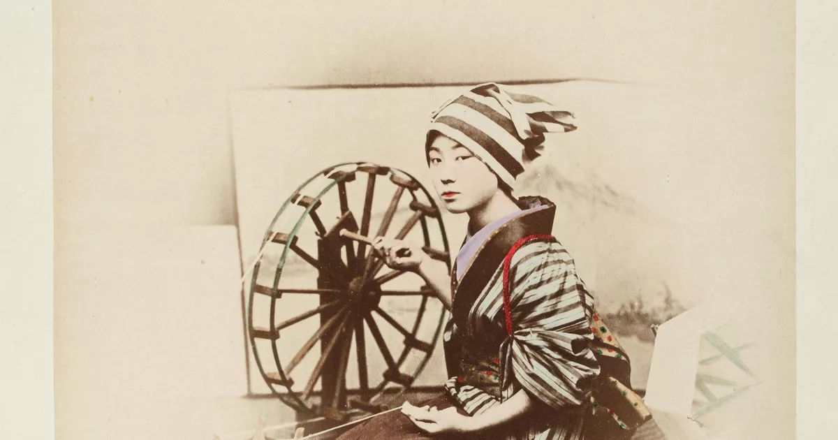 Woman spinning thread - AGSA Collection