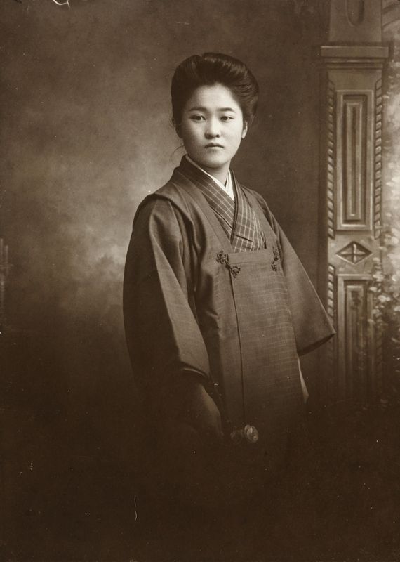 Woman, three quarter length portrait - AGSA Collection