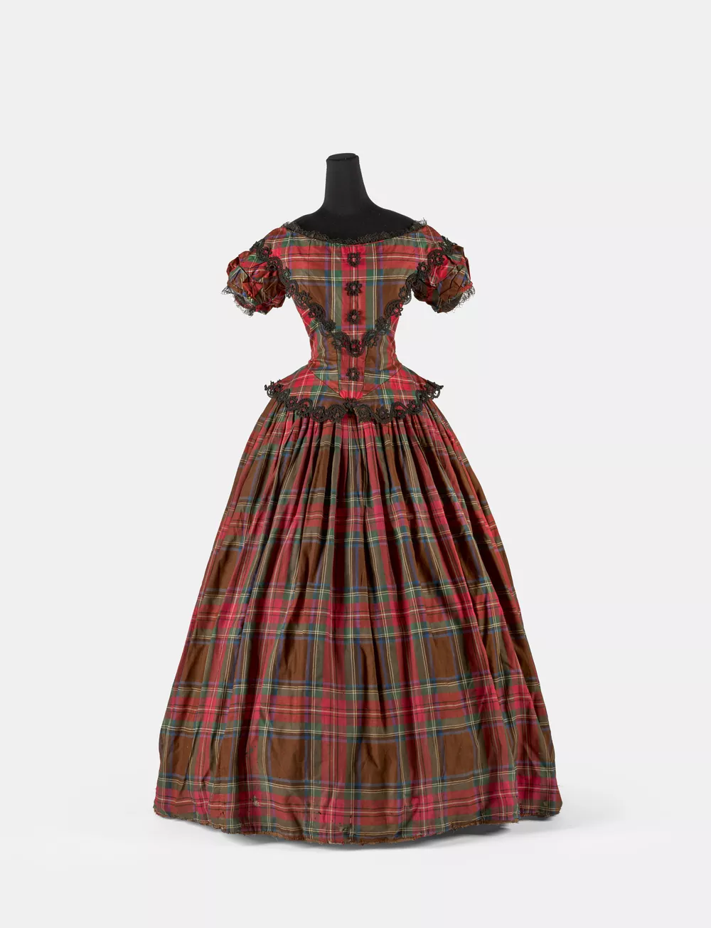 Dressed Up: Fashion & Photography 1850–1920 - AGSA