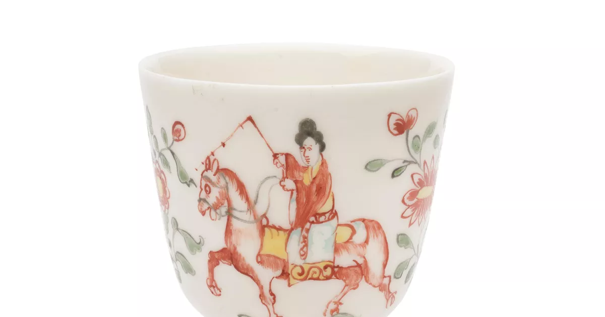 Cup, with figure, butterfly and floral motifs - AGSA Collection