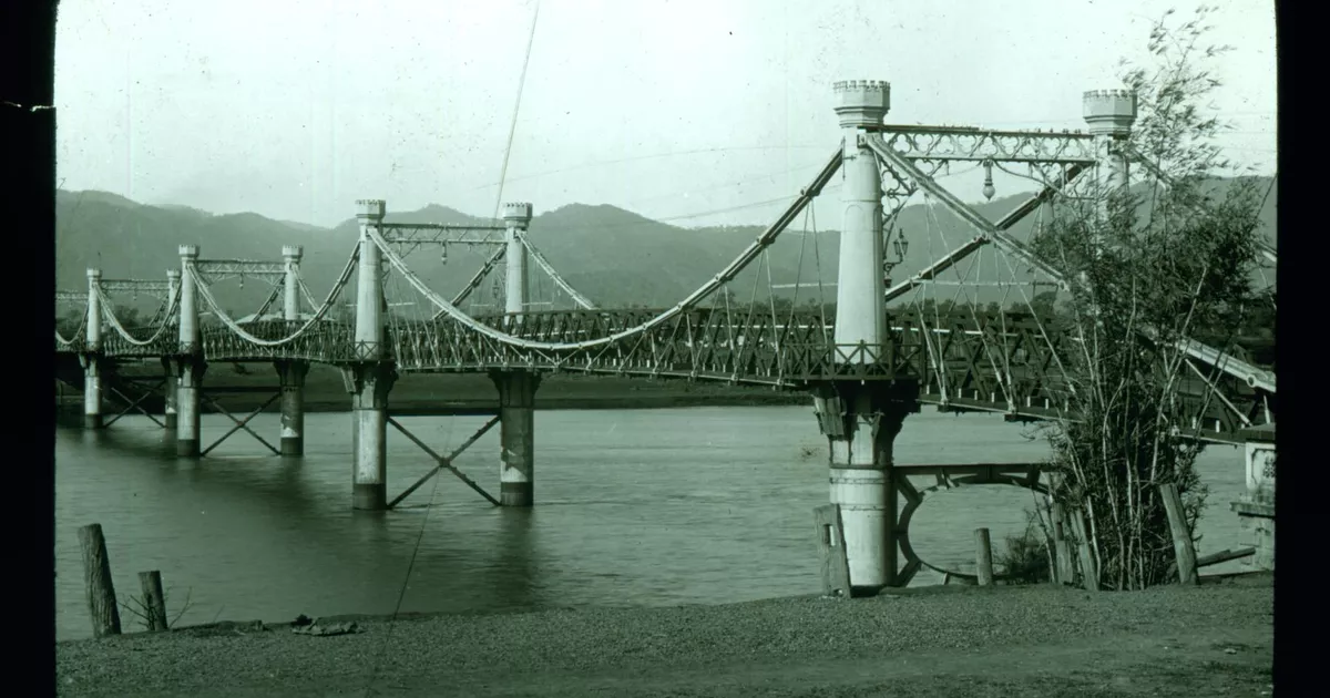 Fitzroy Bridge, Rockhampton - AGSA Collection